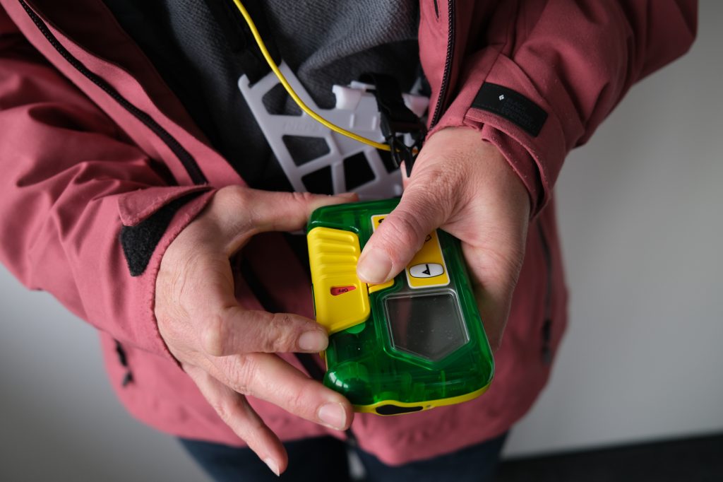How to use the PIEPS DSP with the new carrying system - PIEPS Blog